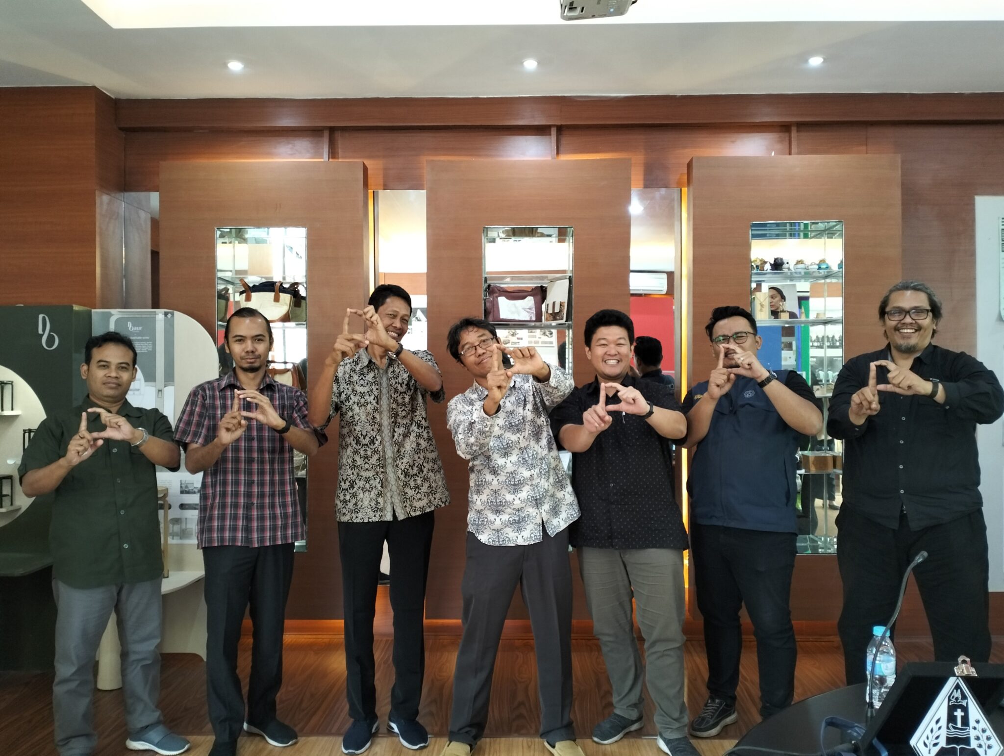 Kunjungan Kampus Universitas Kristen Duta Wacana Yogyakarta ke Despro ITS - Departemen Desain ...