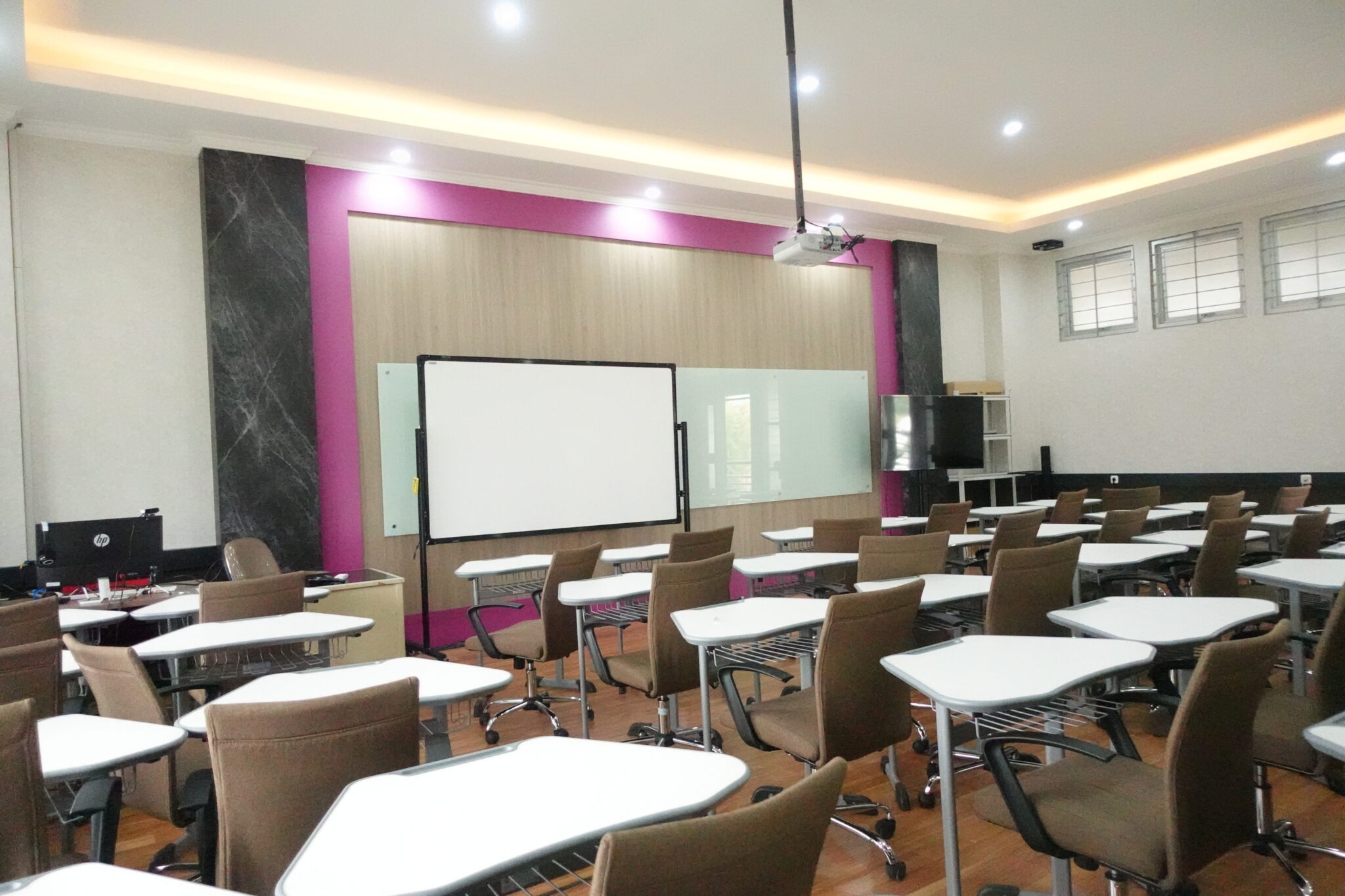 Ruang Kelas - Desain Komunikasi Visual