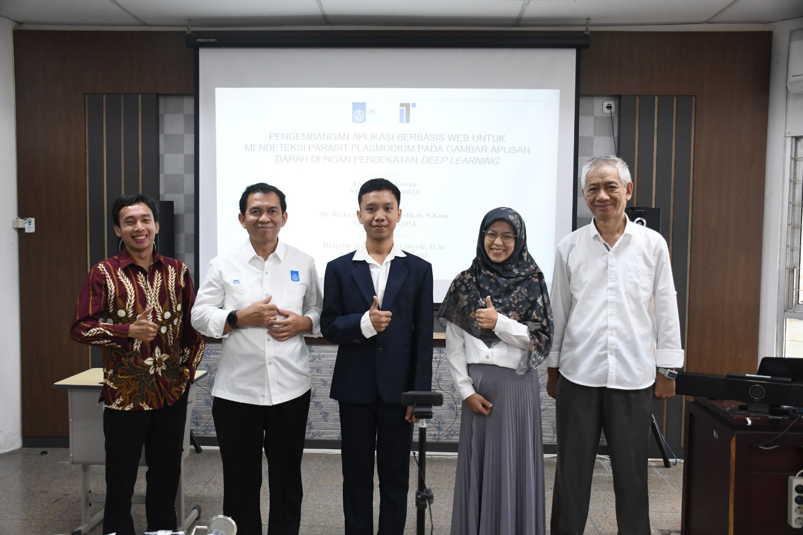 Sidang Tugas Akhir Mahasiswa Departemen Teknologi Informasi FTEIC - ITS ...