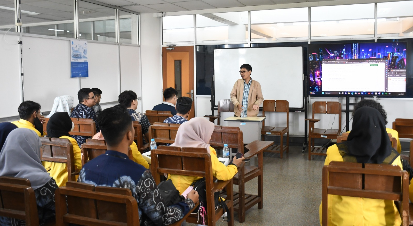 Departemen Teknologi Informasi-ITS Terima Kunjungan Prodi Teknologi ...