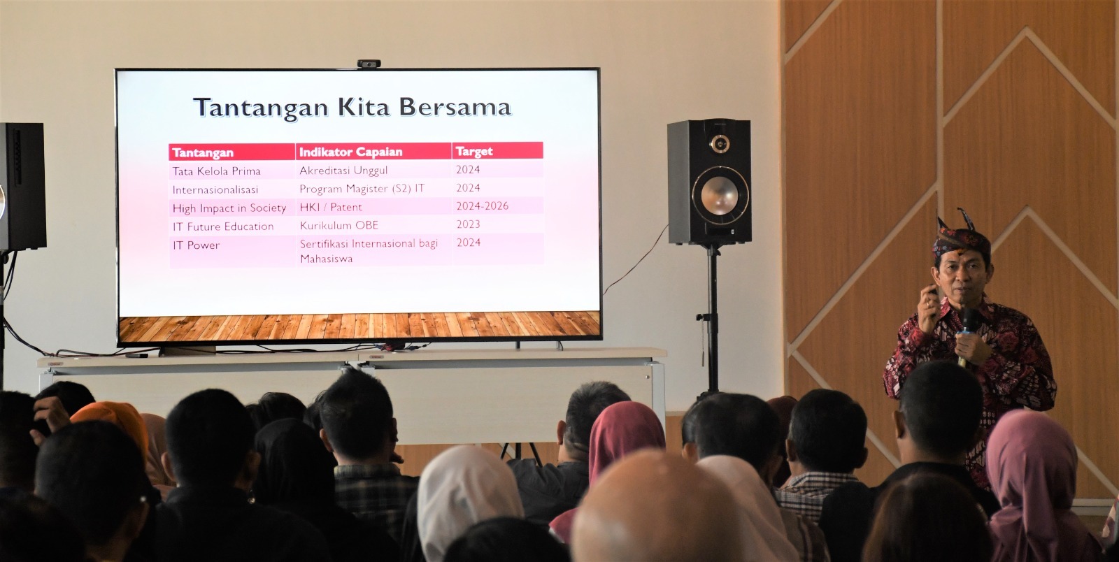 Pertemuan Orang Tua Mahasiswa Baru 2023 Departemen Teknologi Informasi ITS - Departemen ...