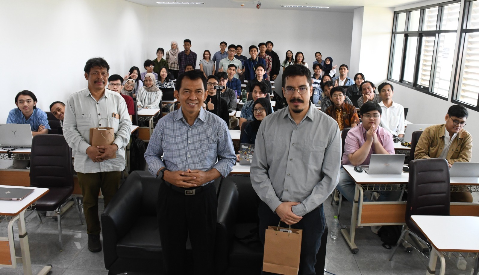 Kuliah Tamu National University of Singapore, tema "Humaniora Digital ...