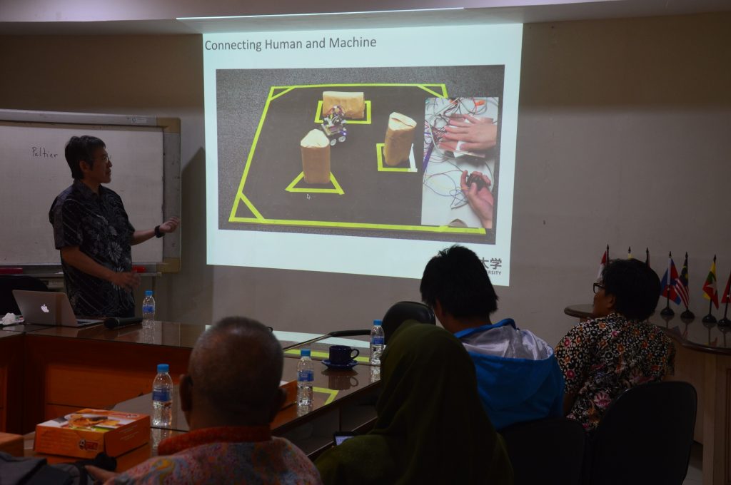Workshop Mathematical Aspects of Artificial Neural Networks - Departemen Matematika Departemen ...