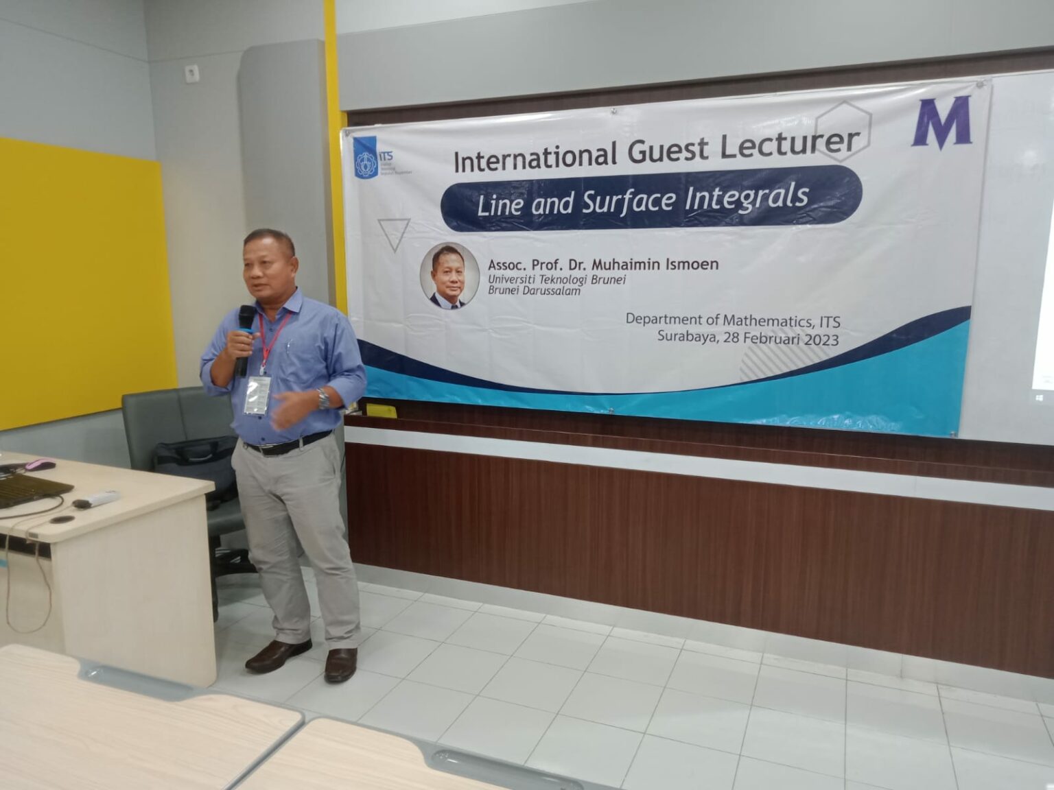 International Guest Lecture Line and Surface Integrals - Departemen Matematika ITS Departemen ...