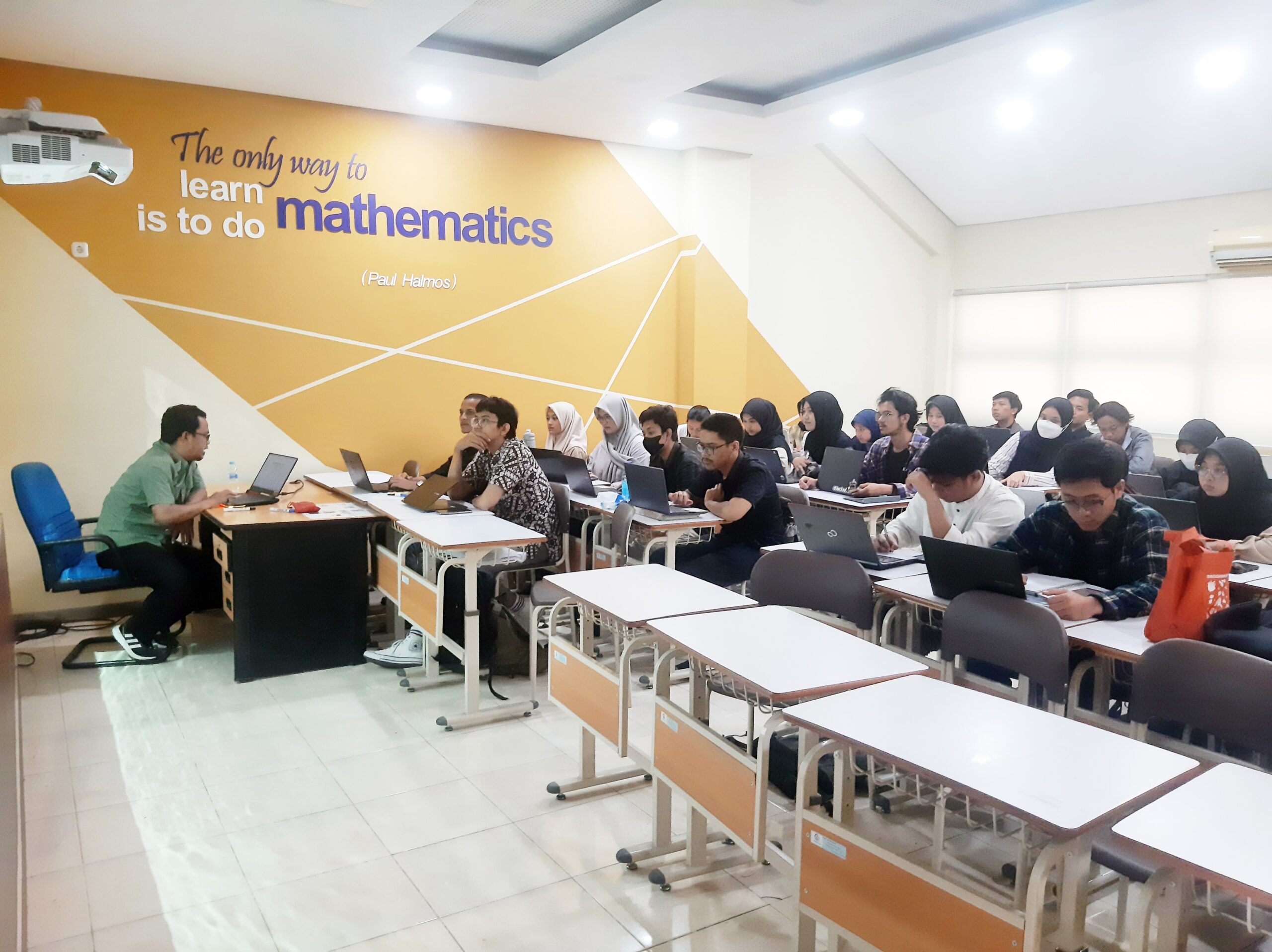 18 Mahasiswa Matematika ITS Mendapat Beasiswa untuk Mengikuti Program ...