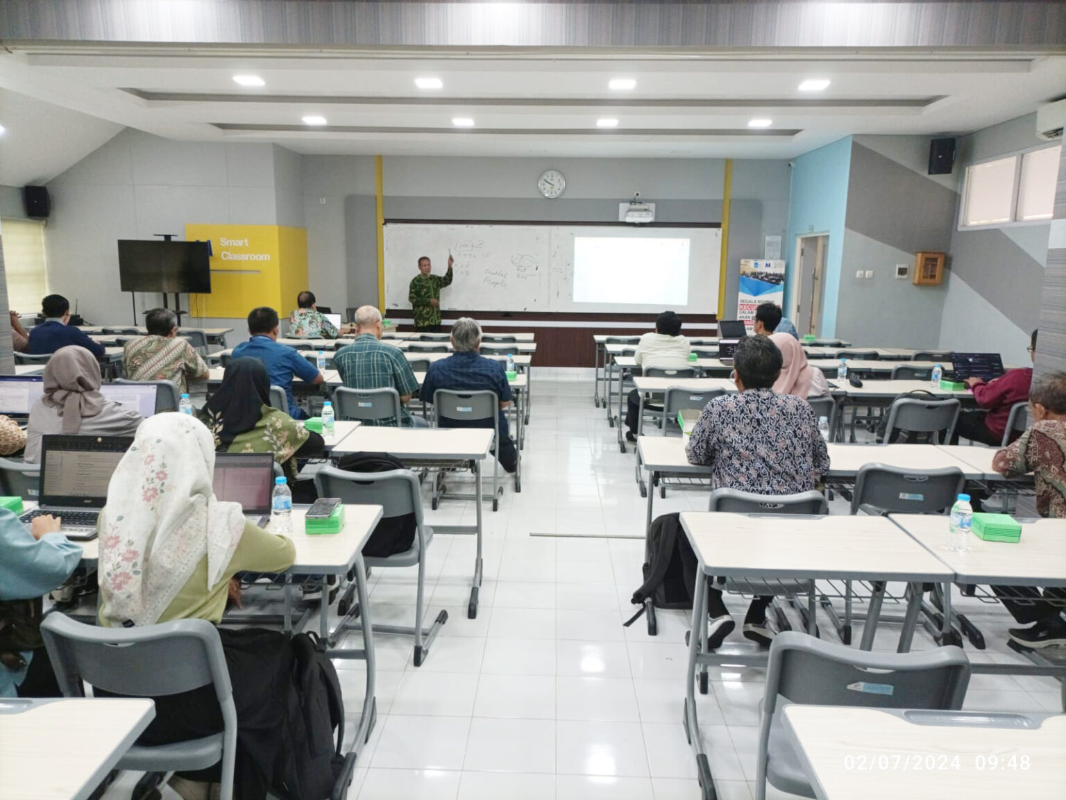 Komputasi Awan sebagai Proses Pembelajaran Matematika - Departemen Matematika Departemen ...