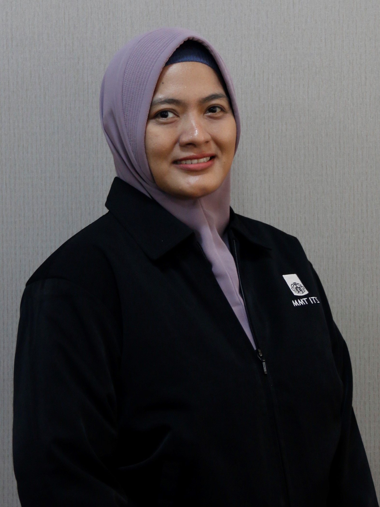 Profil Dr. Rita Ambarwati Sukmono, S.E., M.MT. - Inovasi Sistem dan Teknologi