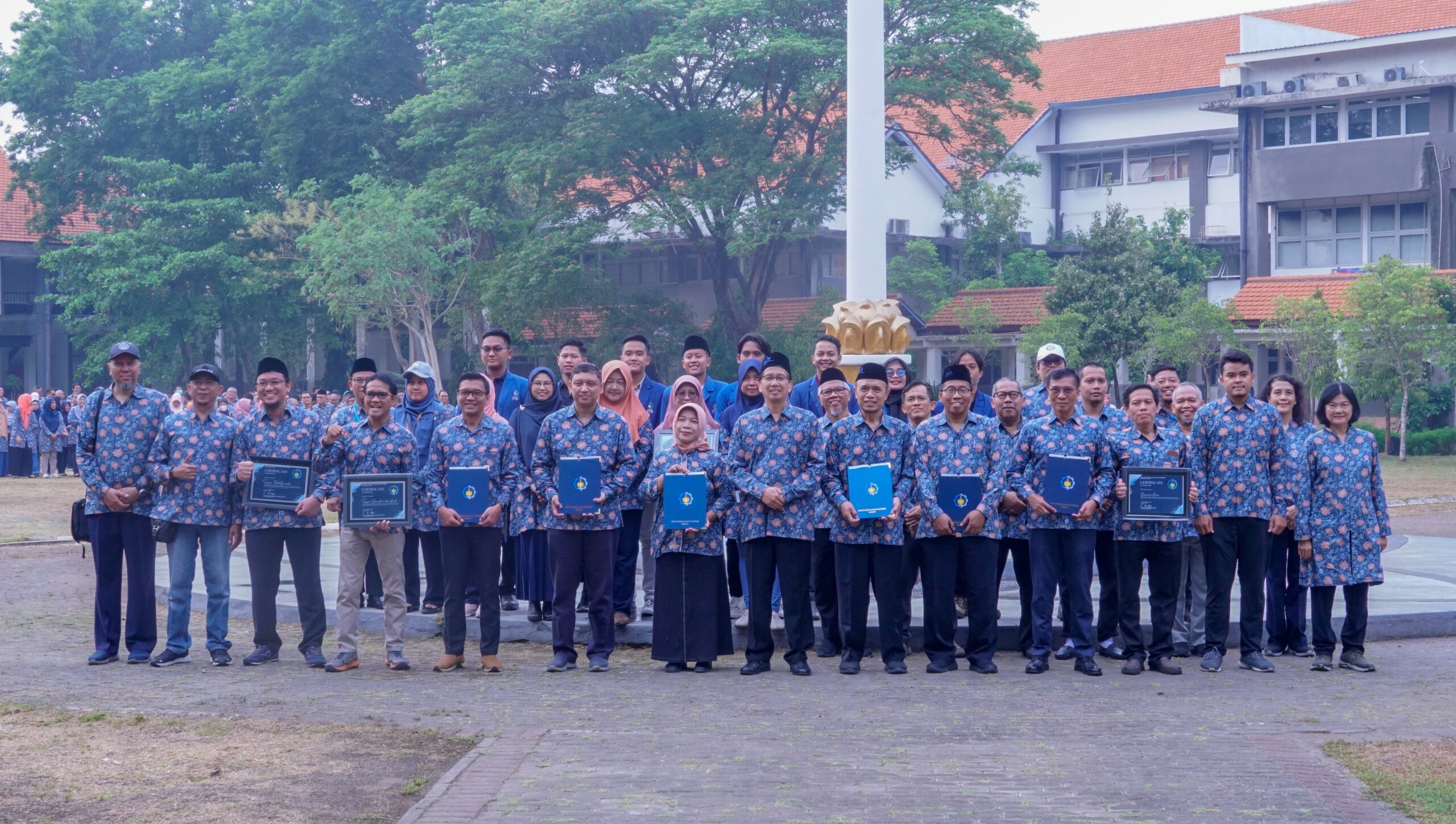 MKPI Raih 3 Besar Puslit dengan Hasil SPMI Terbaik - Pusat Studi ...