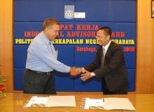 MoU PPNS ITS-IAB, Akademisi dan Industri Bersinkronisasi - ITS News