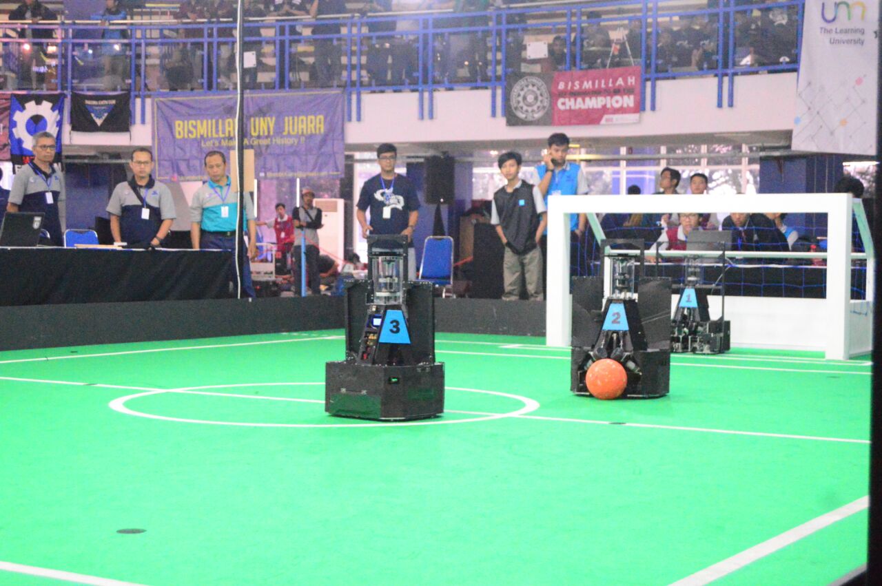 Robot River dan IRIS ITS Juarai KRI 2018 Regional IV - ITS News