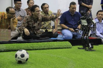 Tim Robot ITS Siap Raih Juara di Ajang Nasional dan Internasional - ITS ...