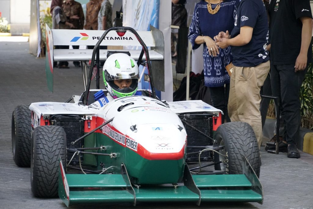 Anargya, ITS Electric Formula Car Ready to Compete in Student Formula ...