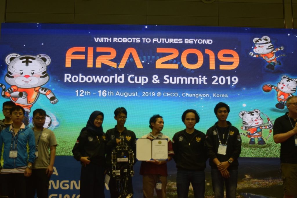 Tim Robot ITS Sukses Raih 14 Penghargaan FIRA di Korea - ITS News