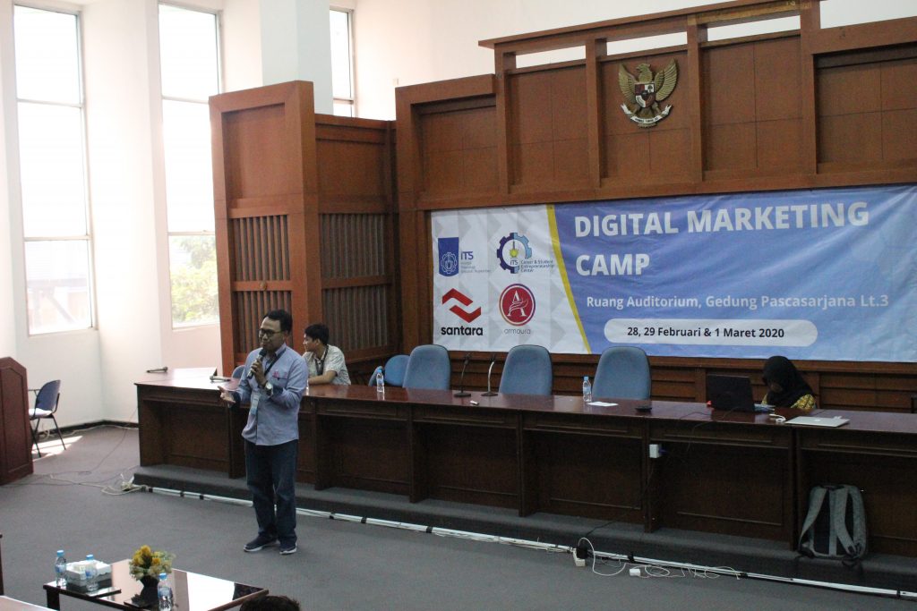Tumbuhkan Jiwa Kewirausahaan Mahasiswa Melalui Digital Marketing Camp - ITS News
