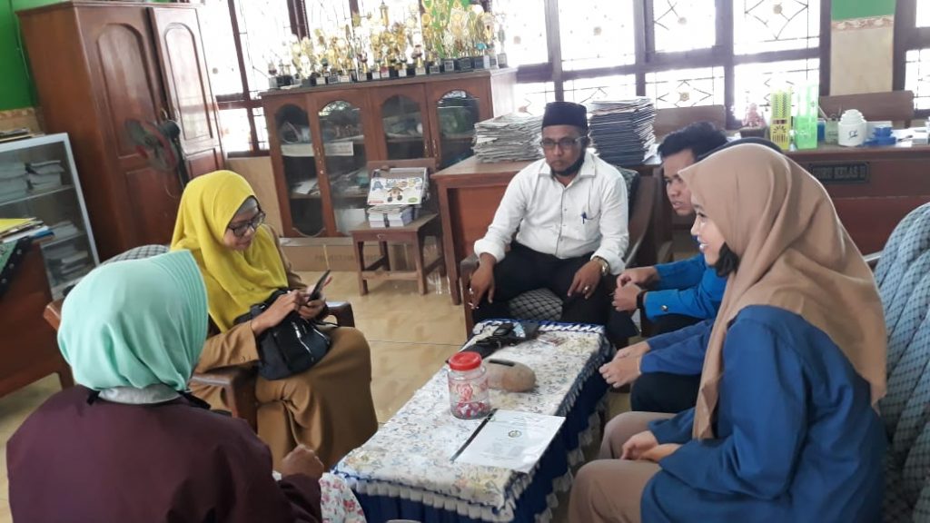 Tim KKNT ITS Bantu Pendidikan di Desa Samatan - ITS News