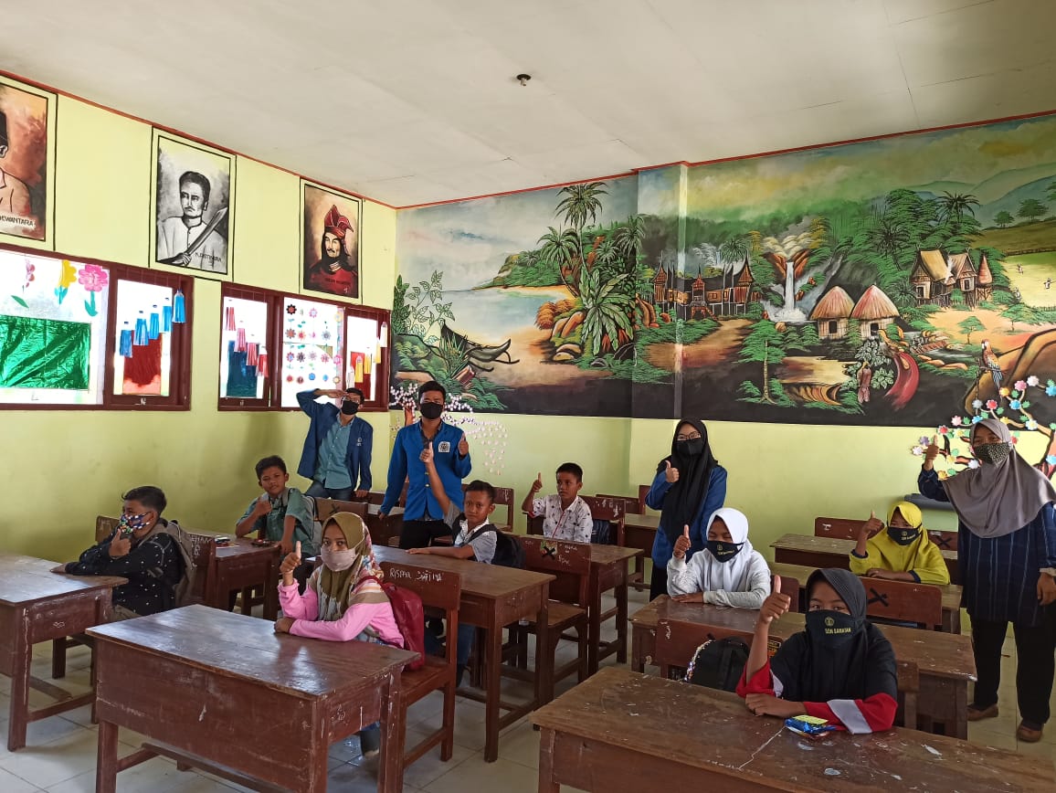 Tim KKNT ITS Bantu Pendidikan di Desa Samatan - ITS News