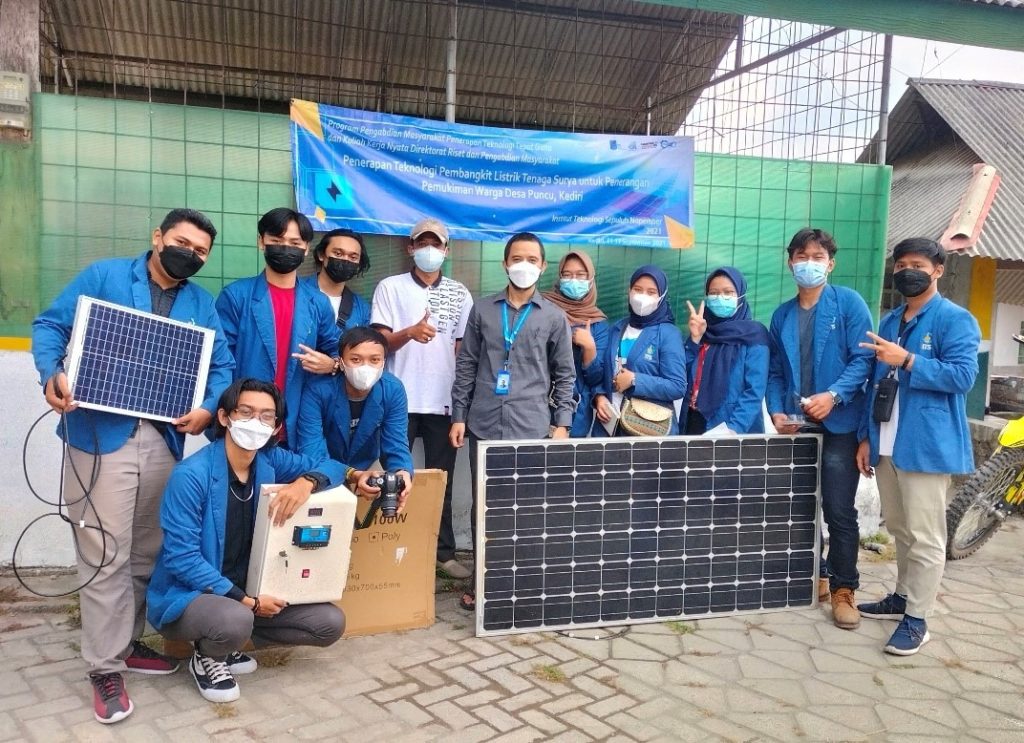 ITS Kembangkan PLTS untuk Kecamatan Puncu - ITS News