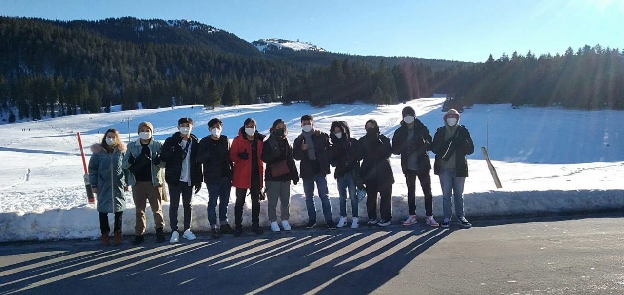 Kesepuluh mahasiswa Departemen Teknik Sistem dan Industri (DTSI) ITS ...