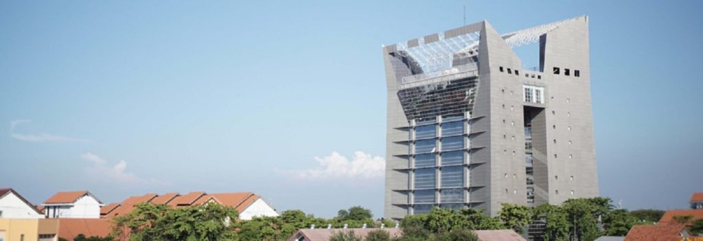 Gedung Pusat Riset ITS, tempat bernaungnya pusat pengembangan teknologi ...