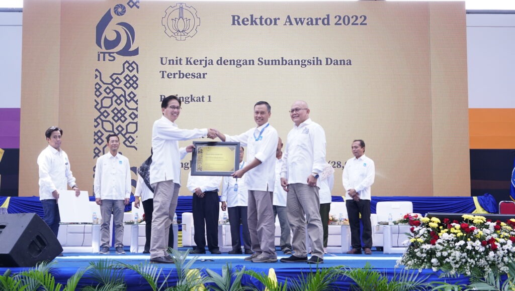 Menyongsong 2023, ITS Gelorakan Slogan Reach for the Top - ITS News