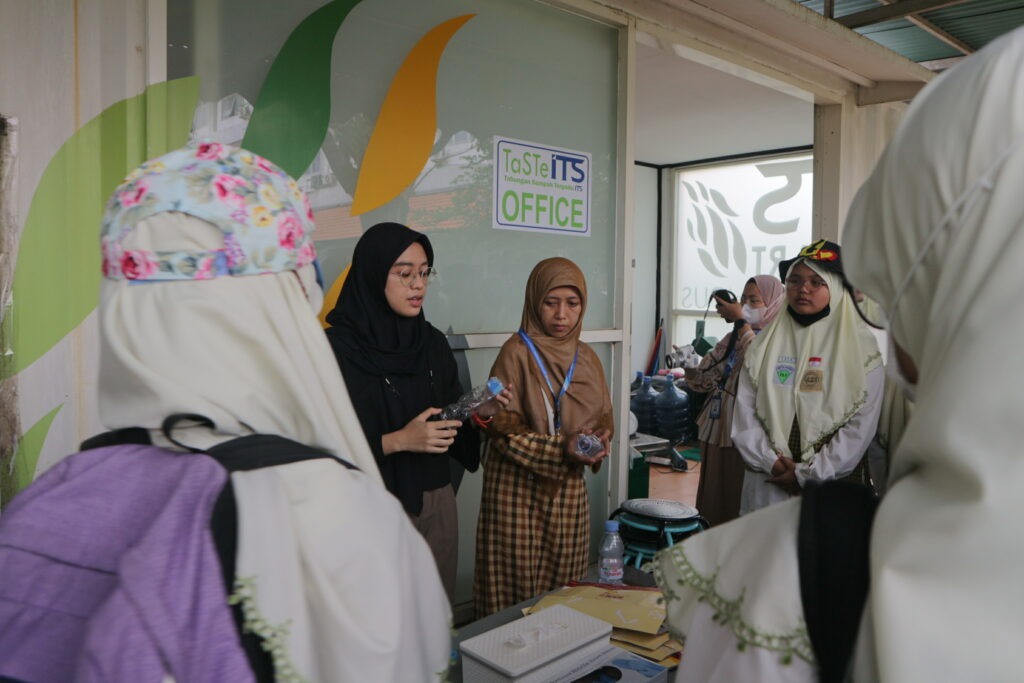 ITS Smart Eco Campus Terima Kunjungan dari SMP Al-Hikmah - ITS News