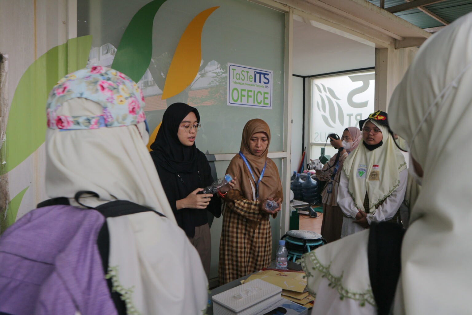 ITS Smart Eco Campus Terima Kunjungan dari SMP Al-Hikmah - ITS News