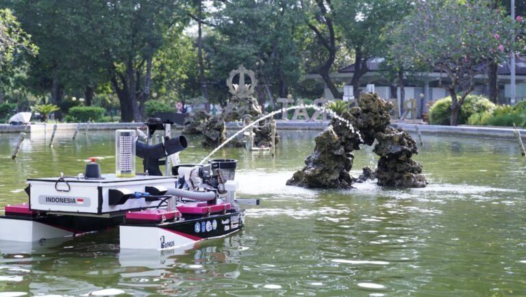 ITS Barunastra Team Launches the Newest Roboboat to Conquer America ...