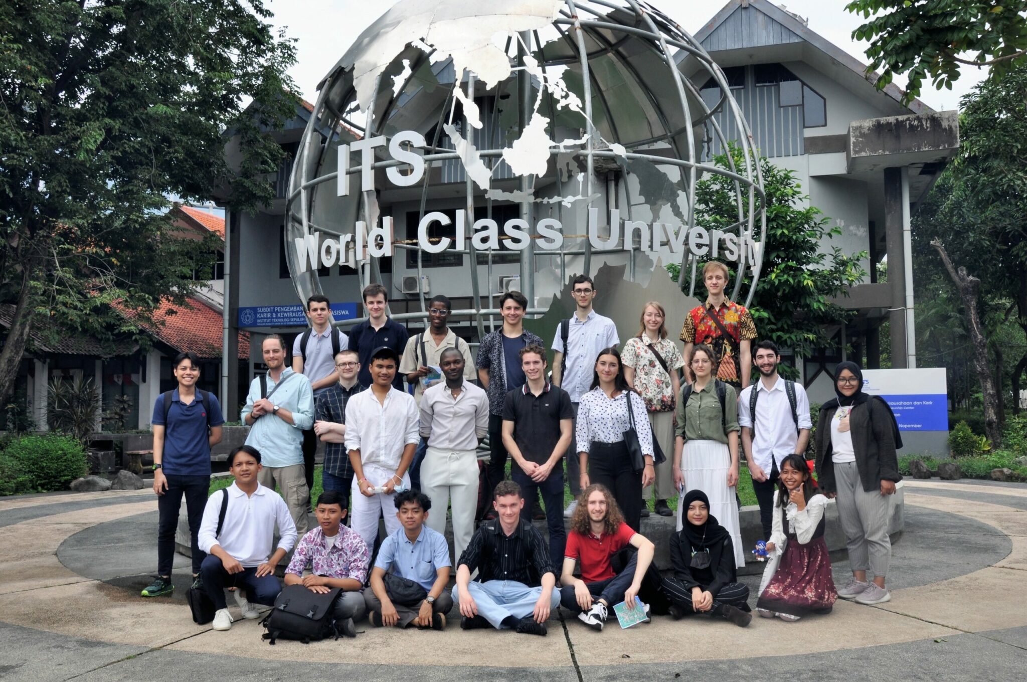 Menilik Pentingnya Internasionalisasi untuk Meningkatkan Peringkat ...