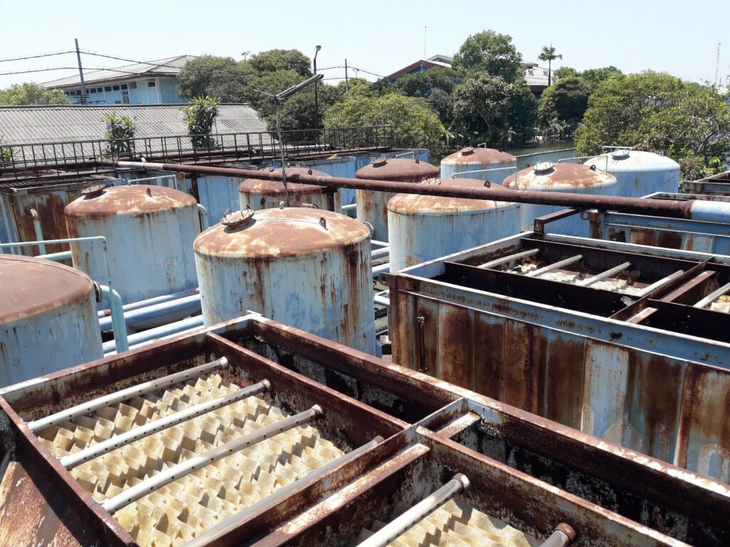 Instalasi Pengelolaan Air (IPA) Kayoon PDAM Surabaya untuk kajian evaluasi dan pengoperasian ...