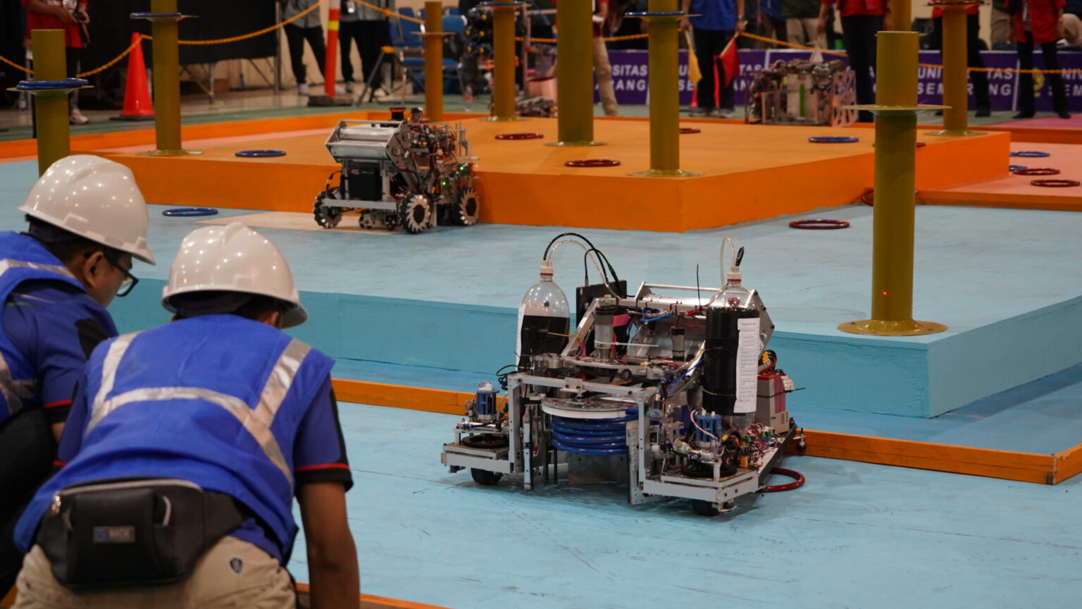 Tim Robotika ITS Melejit Kencang ke Perempat Final KRI 2023 - ITS News