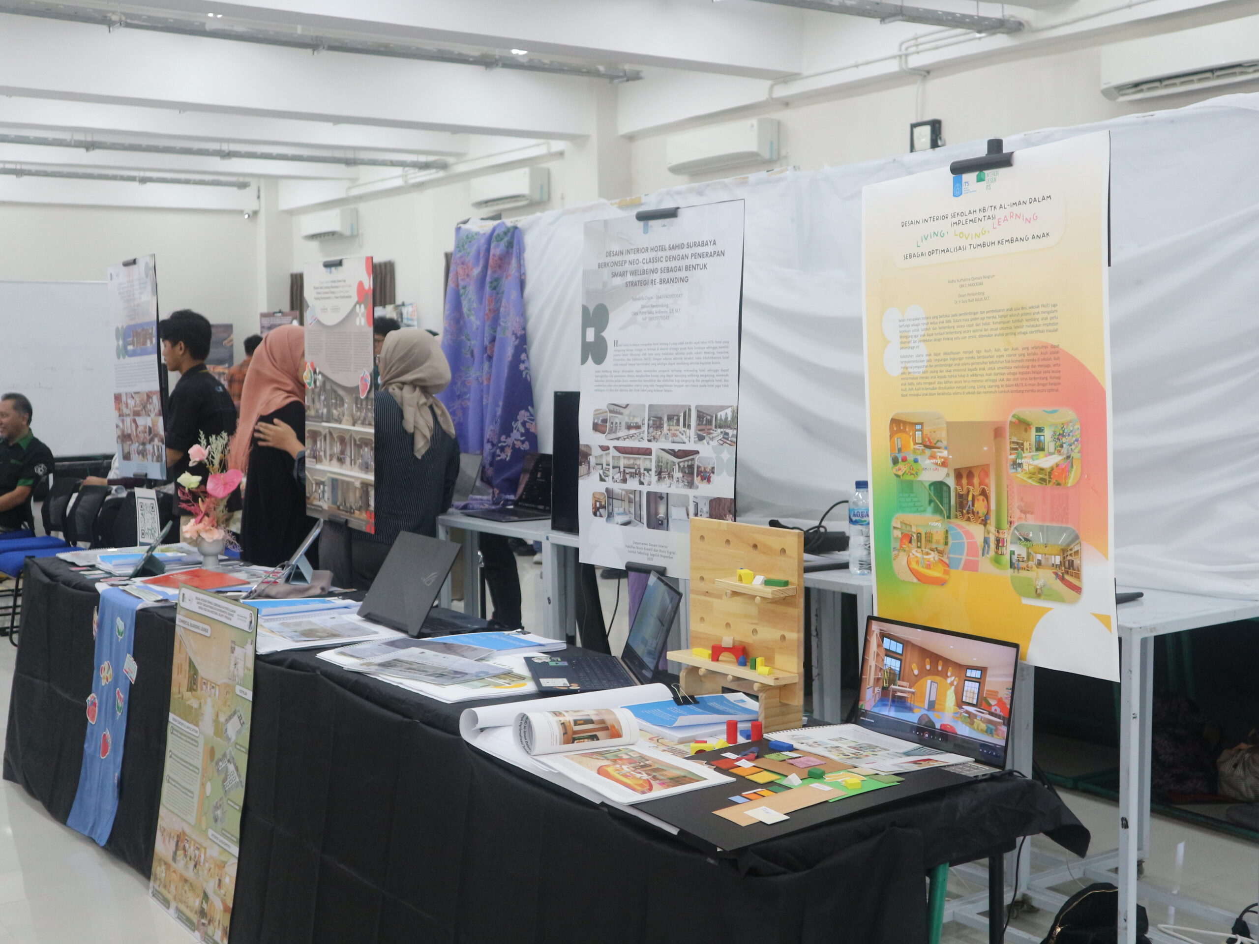 Mahasiswa ITS Unjuk Kreativitas di Interior Design Exhibition - ITS News