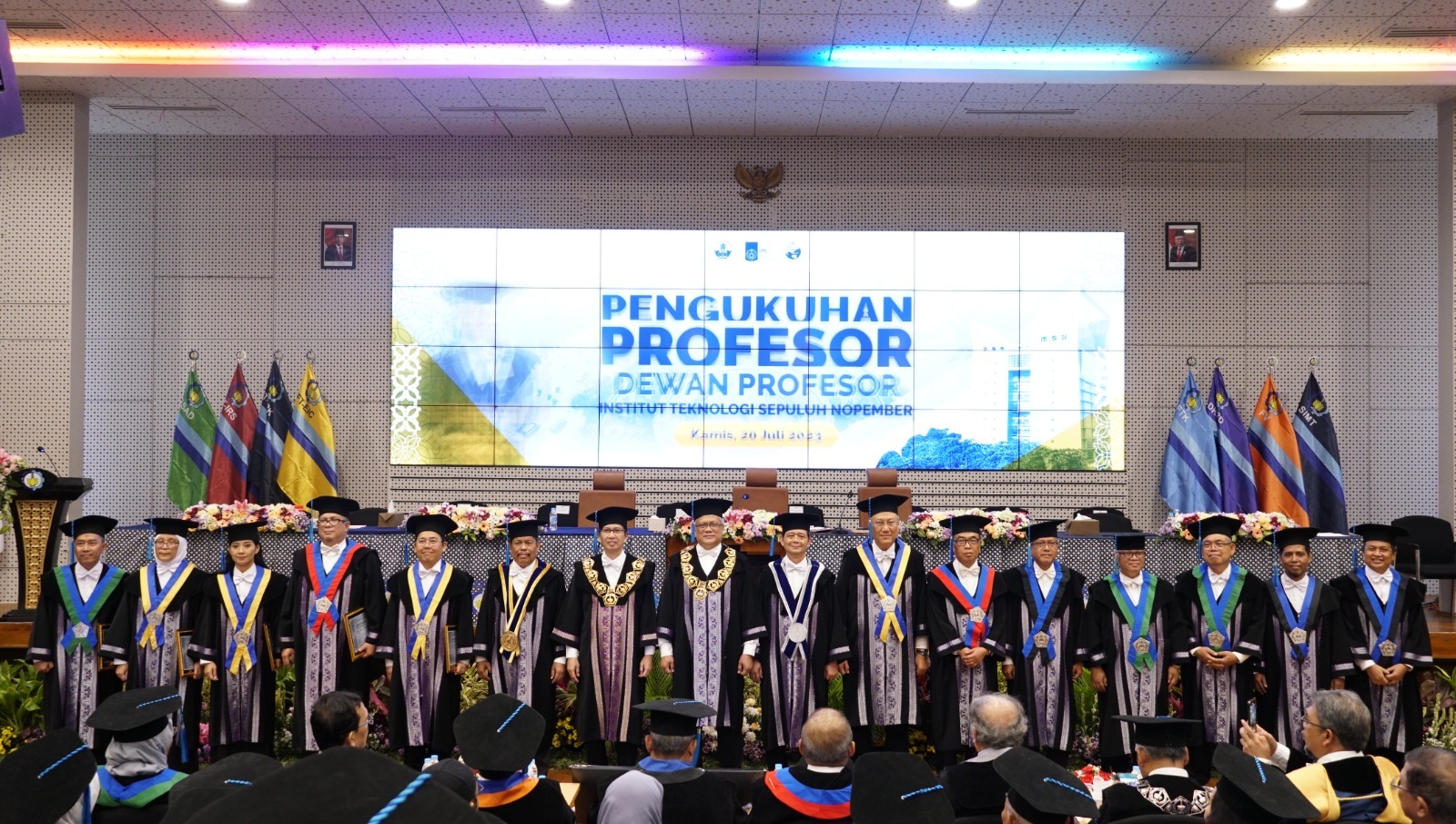 Genapi 162 Profesor, ITS Kembali Kukuhkan Lima Guru Besar Baru - ITS News