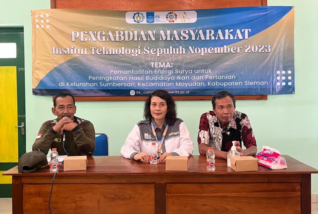 Tim Abmas ITS Bangun PLTS Guna Kembangkan Eduwisata Desa - ITS News