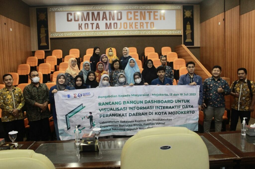 KKN Abmas ITS Rancang Dashboard Interaktif Guna Visualisasi Data - ITS News