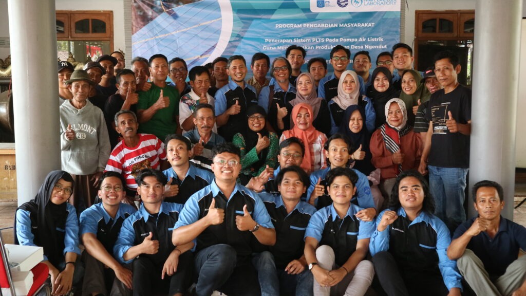 Tunjang Kebutuhan Air Warga, Abmas ITS Rancang PLTS Terpadu - ITS News