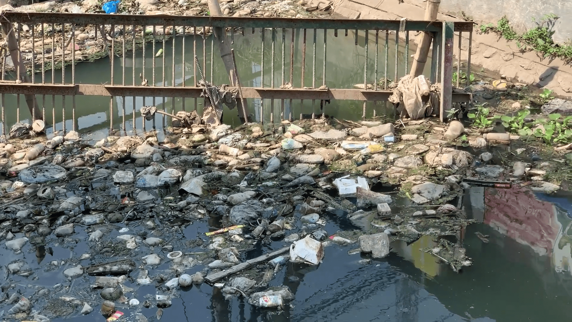 Inovasikan Anomalister, KKN ITS Atasi Masalah Sampah di Sungai - ITS News