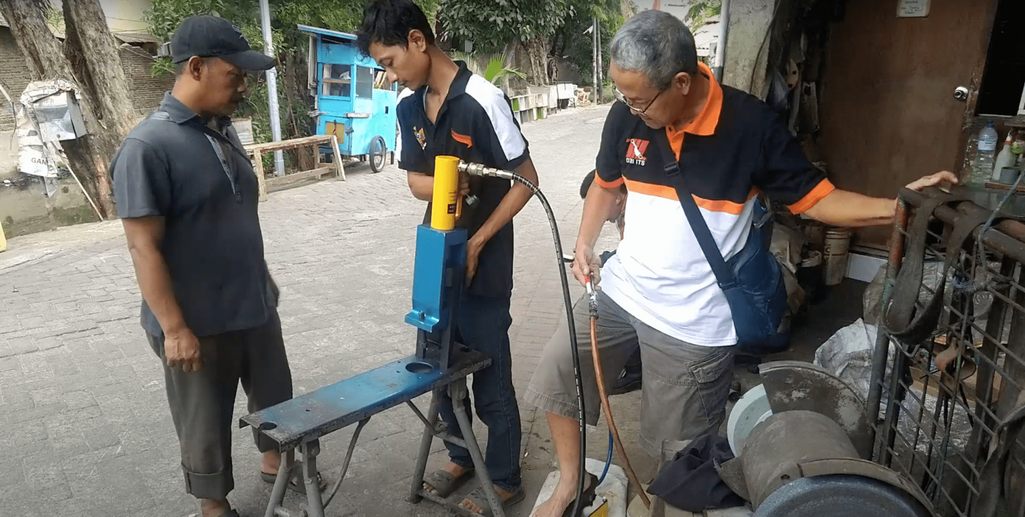 ITS Ciptakan Alat Pengganti Pelek Ban RTG Portabel - ITS News