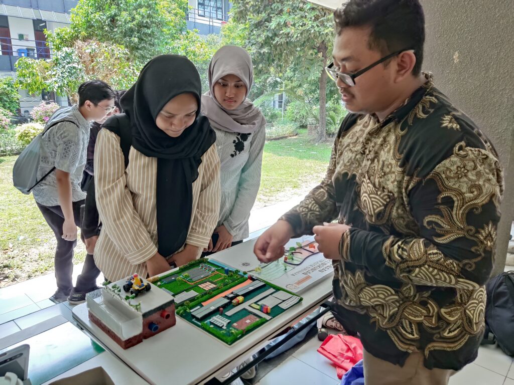 Bahas Infrastruktur Lingkungan, ITS Gelar Pameran Envibition Capstone Design - ITS News