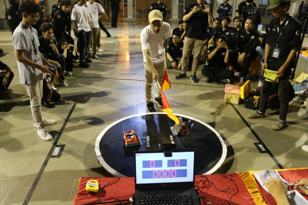 Baronas 2024 Beri Ruang Masyarakat Salurkan Minat Robotik - ITS News