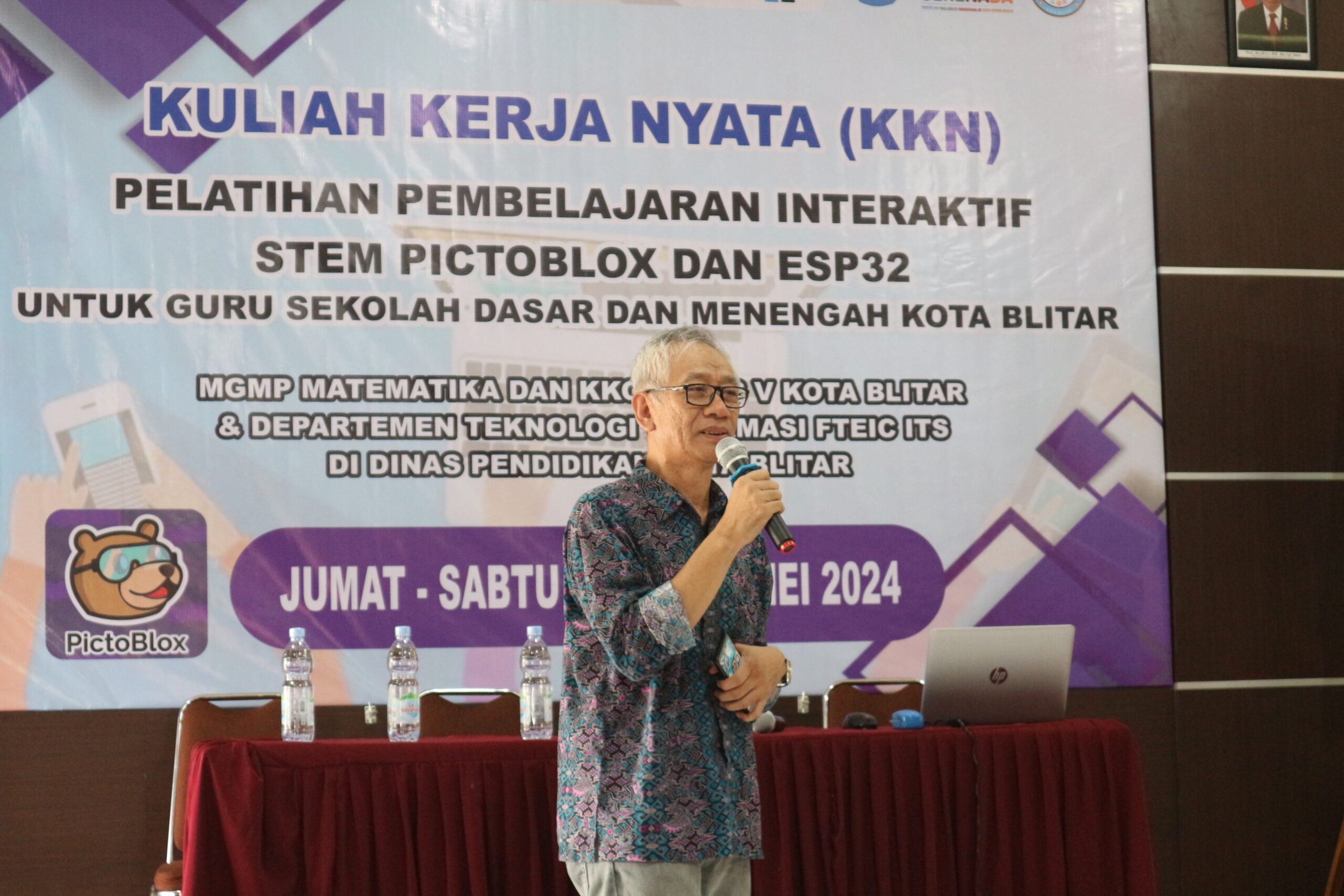KKN Abmas ITS Gelar Pelatihan Software Pembelajaran Interaktif - ITS News