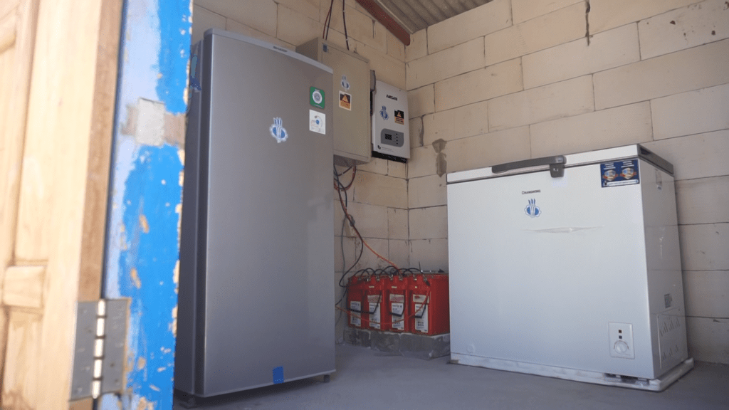 Dukung Kesejahteraan Nelayan, ITS Bangun PLTS dan Solar Freezer - ITS News