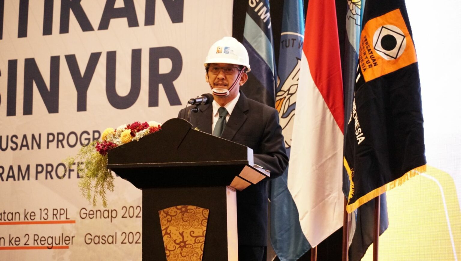 Sokong Kebutuhan Nasional, ITS Kukuhkan 129 Insinyur Baru - ITS News