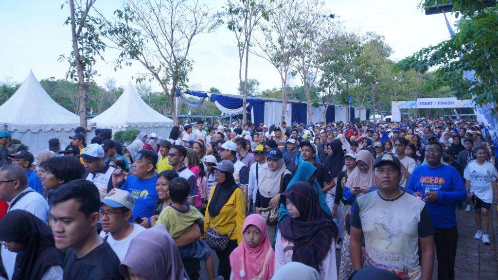 Jalan Sehat ITS Kenalkan Rute Baru dan Pupuk Kebersamaan - ITS News