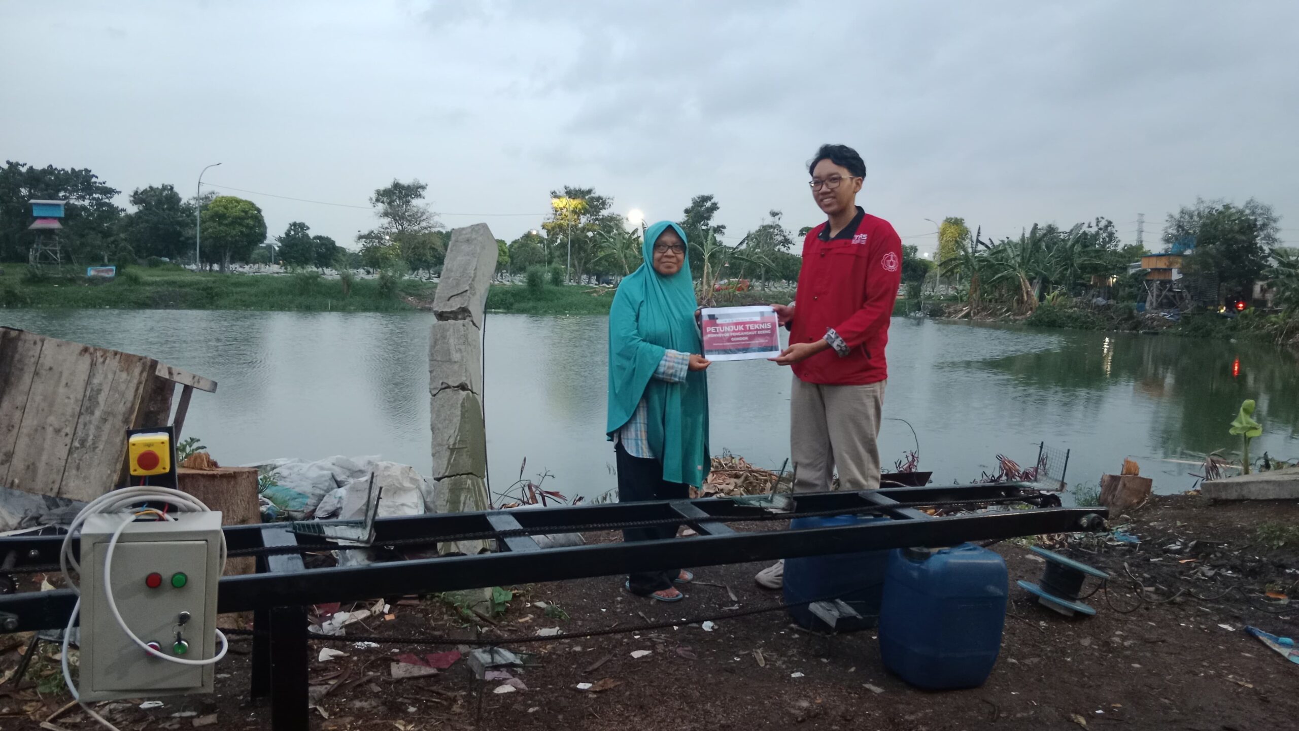 ITS Implementasikan Pengangkut Limbah untuk Pembersihan Eceng Gondok - ITS News