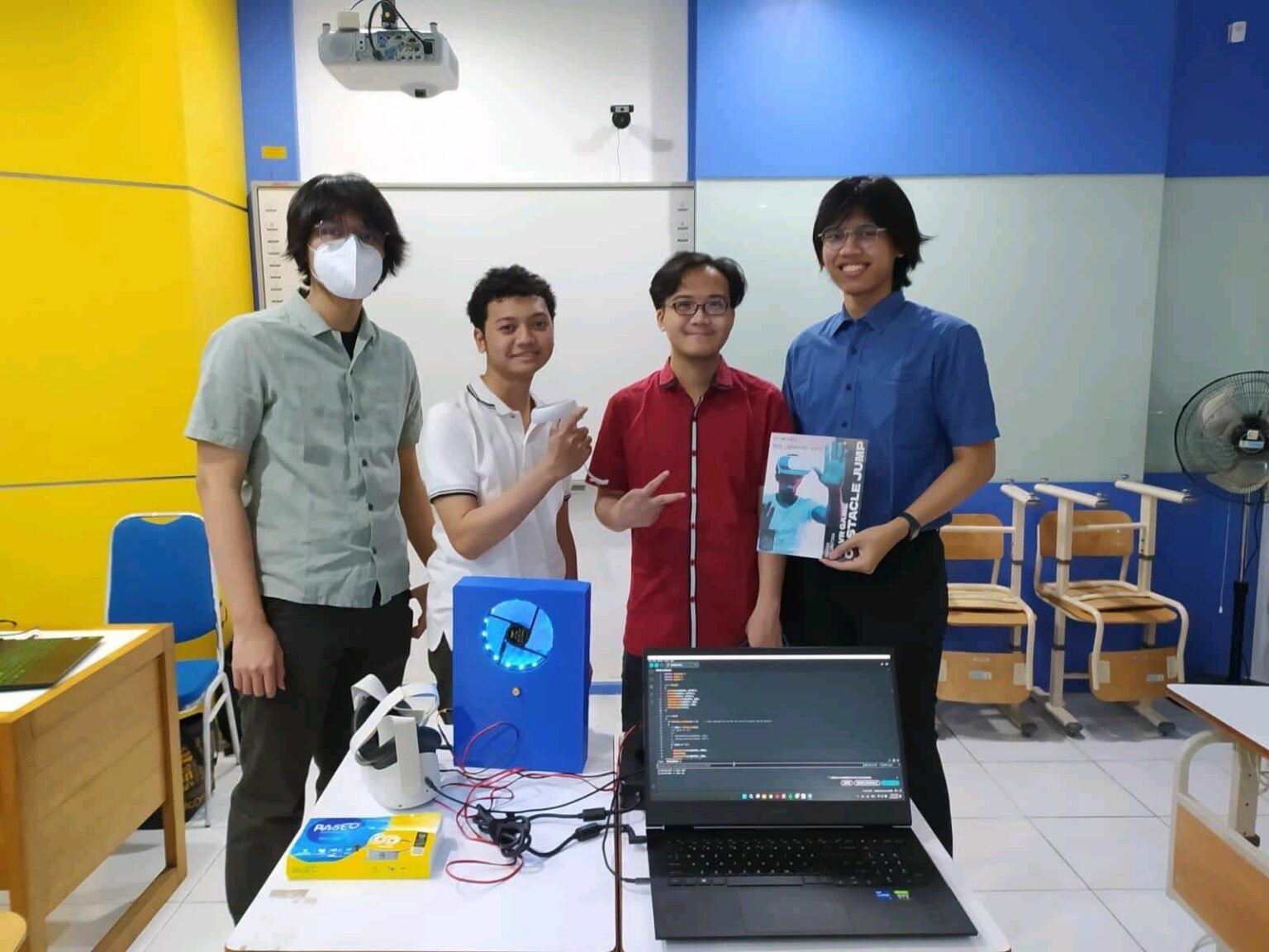 Kompak, si Kembar Rasyid dan Risyad Wisuda Bareng di ITS - ITS News