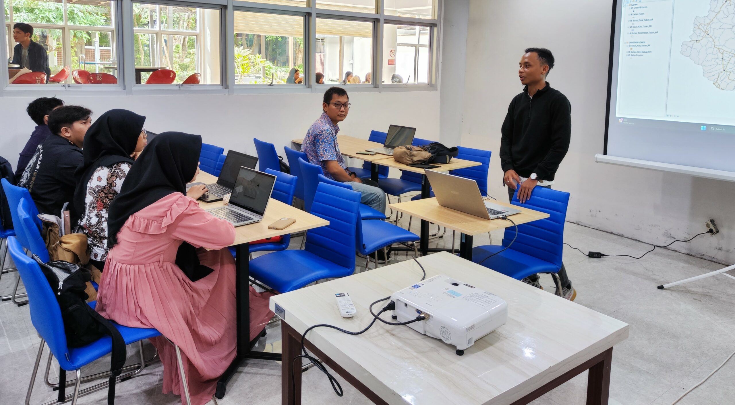 Pelatihan Peta_3 - Pusat Kajian Potensi Daerah dan Pemberdayaan Masyarakat