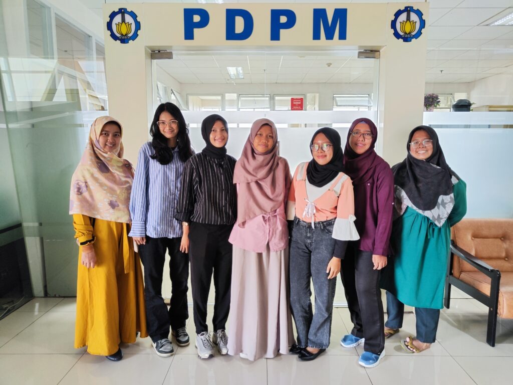 Empat Mahasiswa FSAD ITS Mulai Kerja Praktik di Pusdi PDPM - Pusat Studi Potensi Daerah dan ...