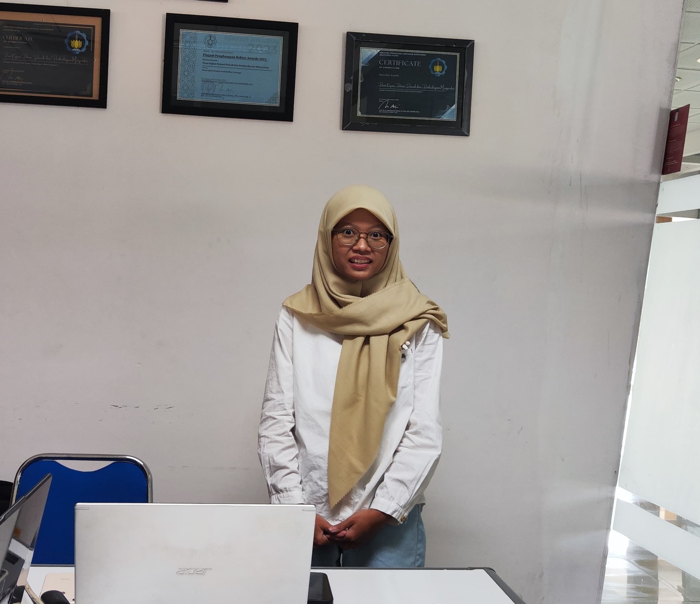 Hasna_1 - Pusat Studi Potensi Daerah dan Pemberdayaan Masyarakat
