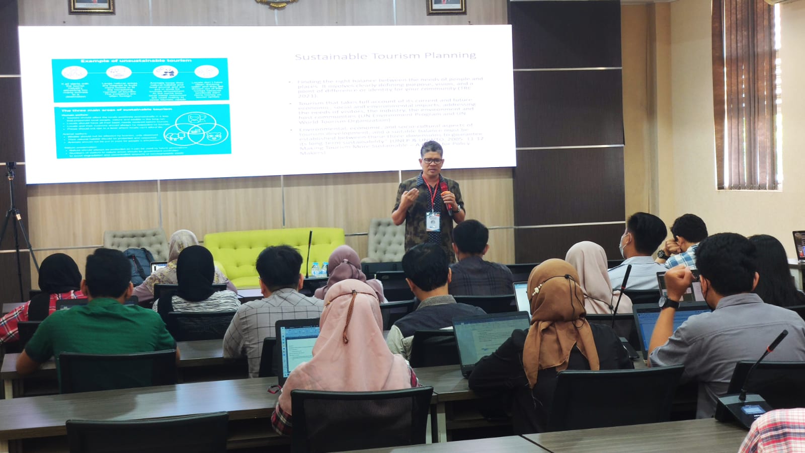 Kuliah Tamu Prof. Azizan - USM Malaysia (Selasa, 03 Mei 2023 ...