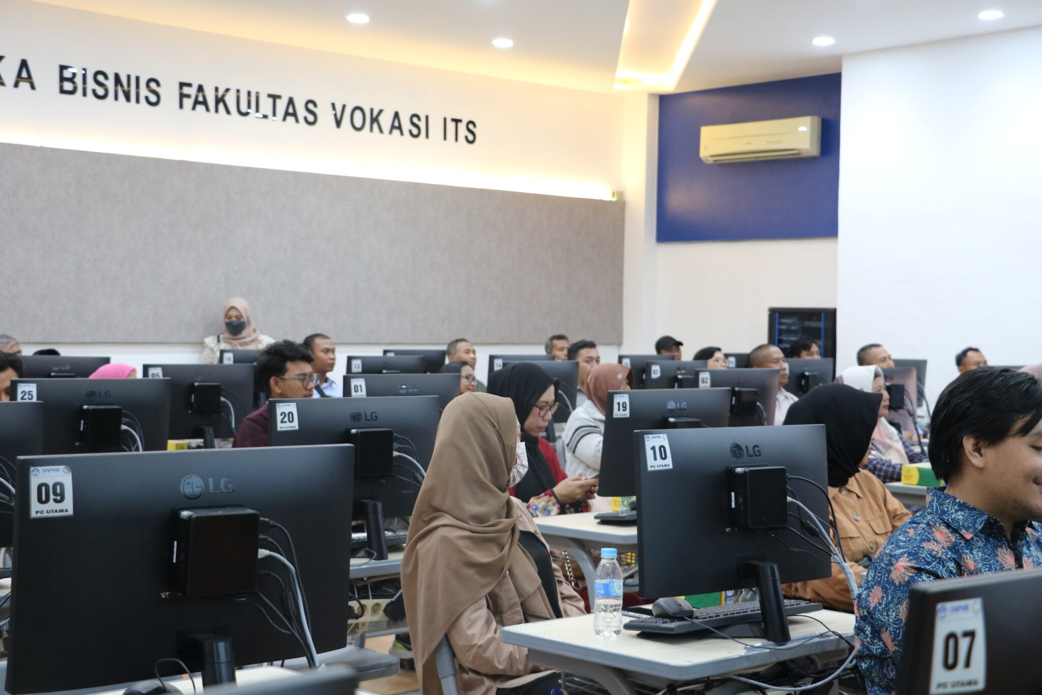 Pertemuan Wali Mahasiswa Baru Departemen Statistika Bisnis TA 2023/2024 ...